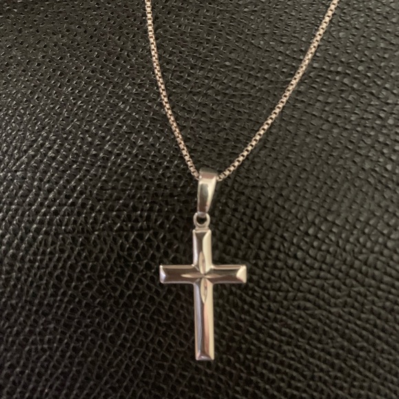 Jewelry | Silver Cross Pendant With 18 Inches Silver Chain | Poshmark